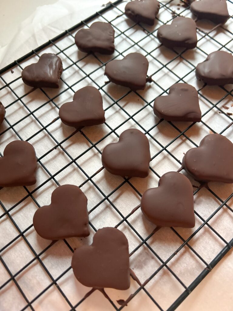 Homemade Almond Butter "Reese's Hearts" (Gluten, Dairy & Refined Sugar ...